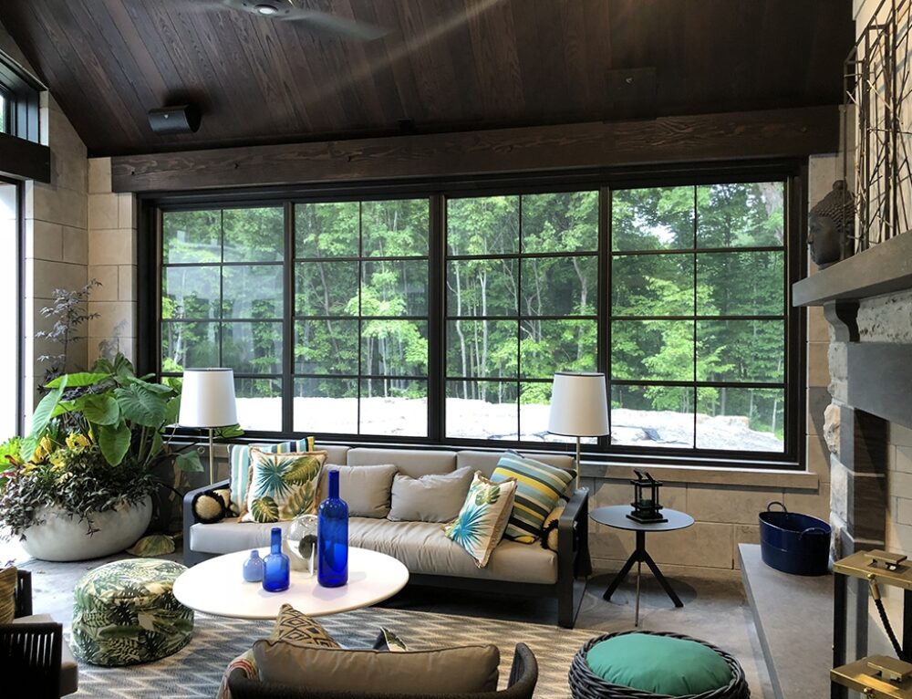 Converting an Existing Deck into a Screened-In Room - Ottawa